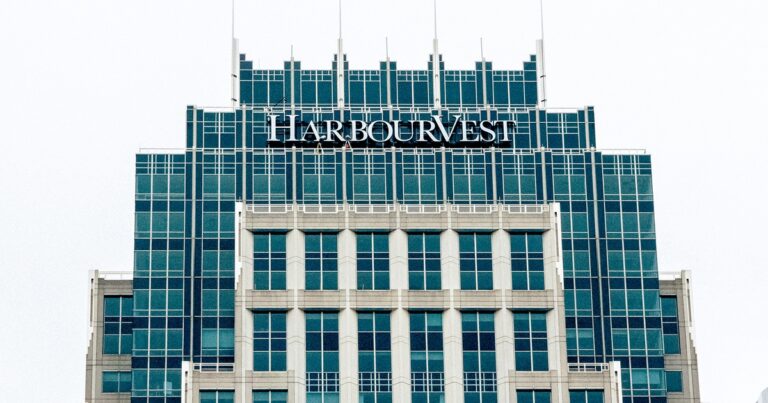HarbourVest Hires BlackRock Exec to Boost Wealthy Investor Offerings ...